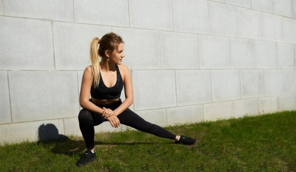 8 Best Leg Exercises for Women without Any Equipment